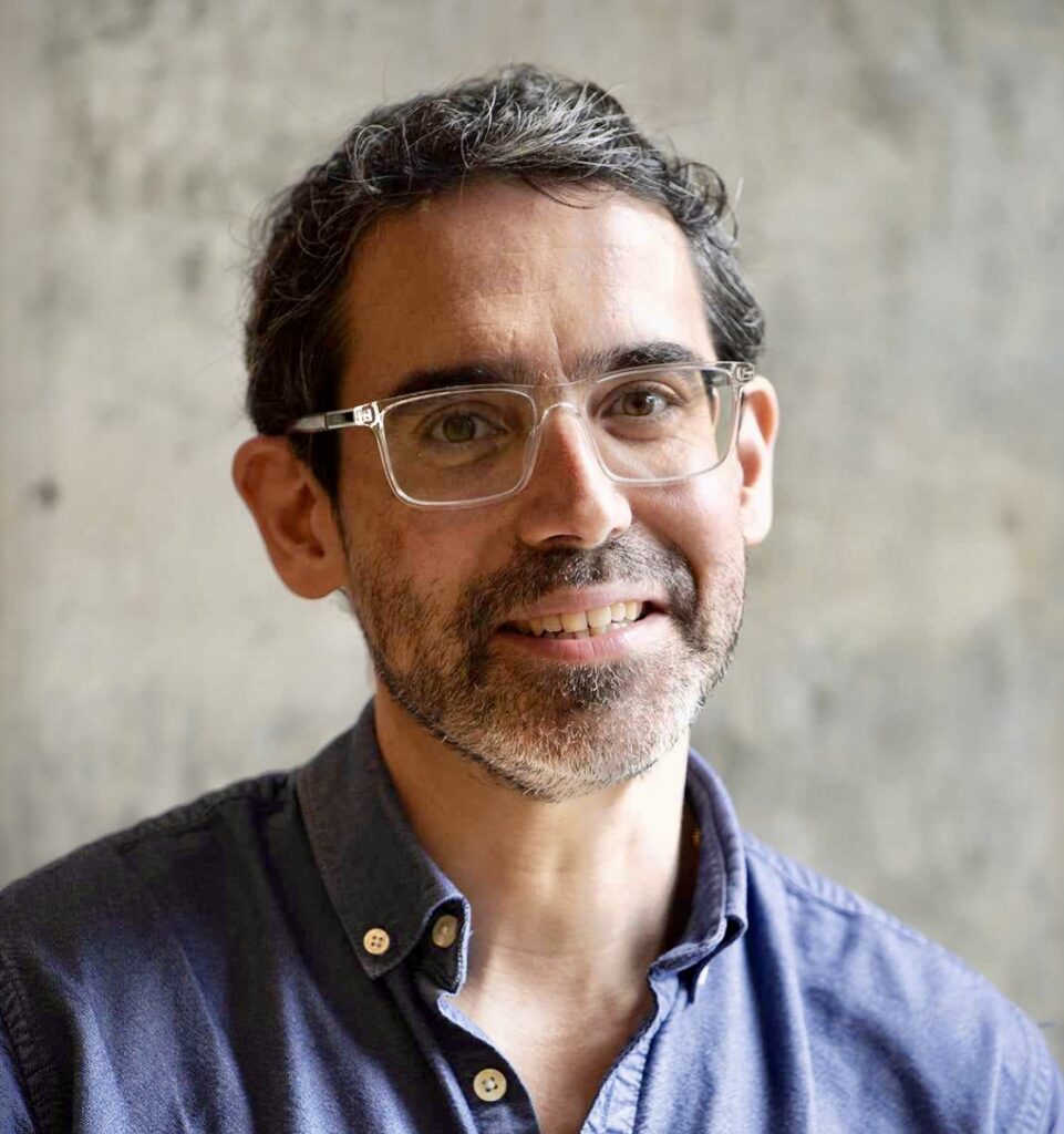 John Montague, Une danse lente | La Métropole